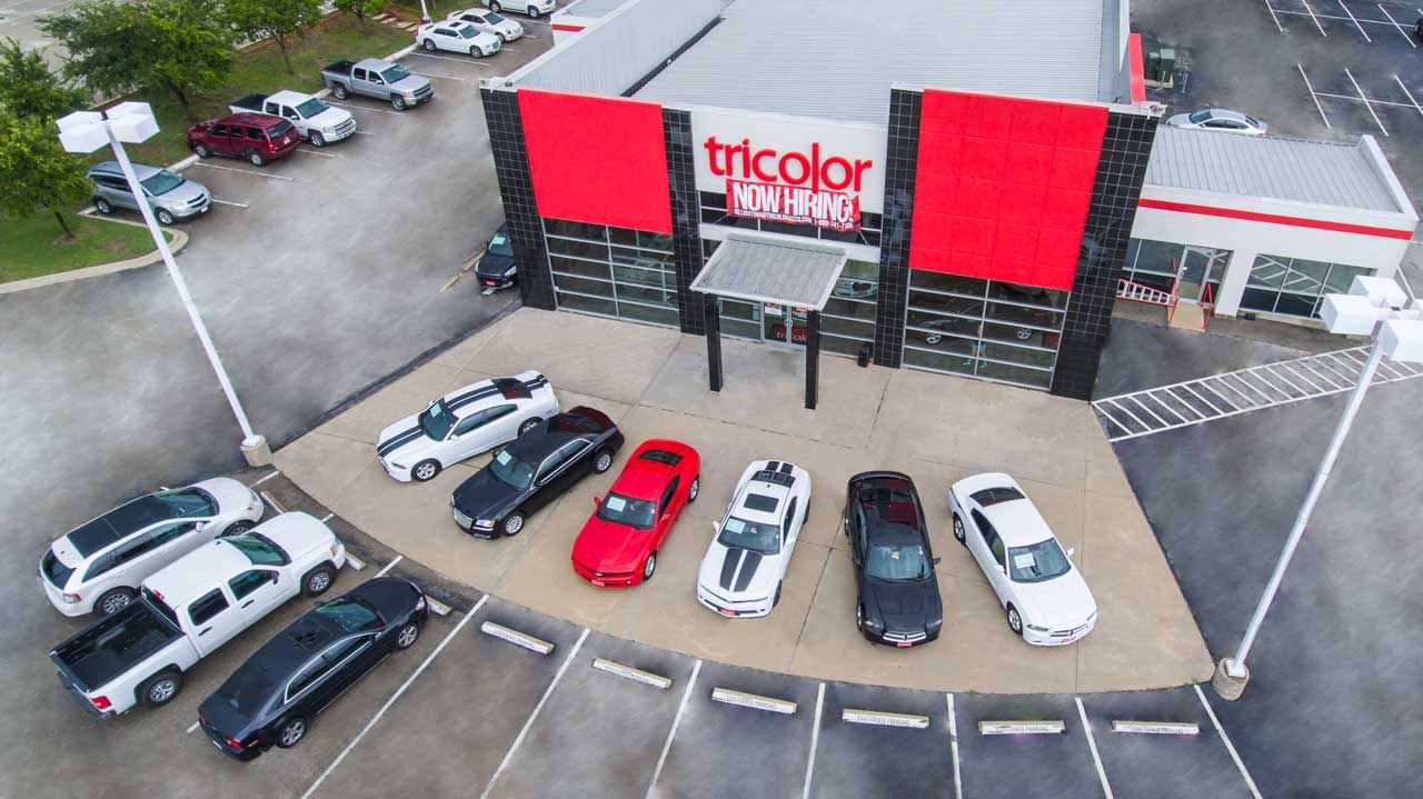 Tricolor Auto | Localidades | LBJ Fwy, Texas